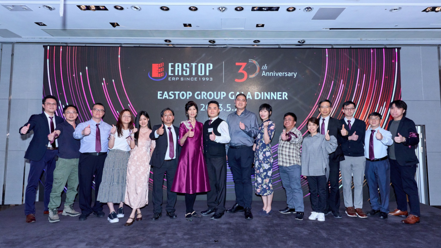 【成功背後】夫妻檔創業30年 開發獨特本土ERP系統 - wepro180